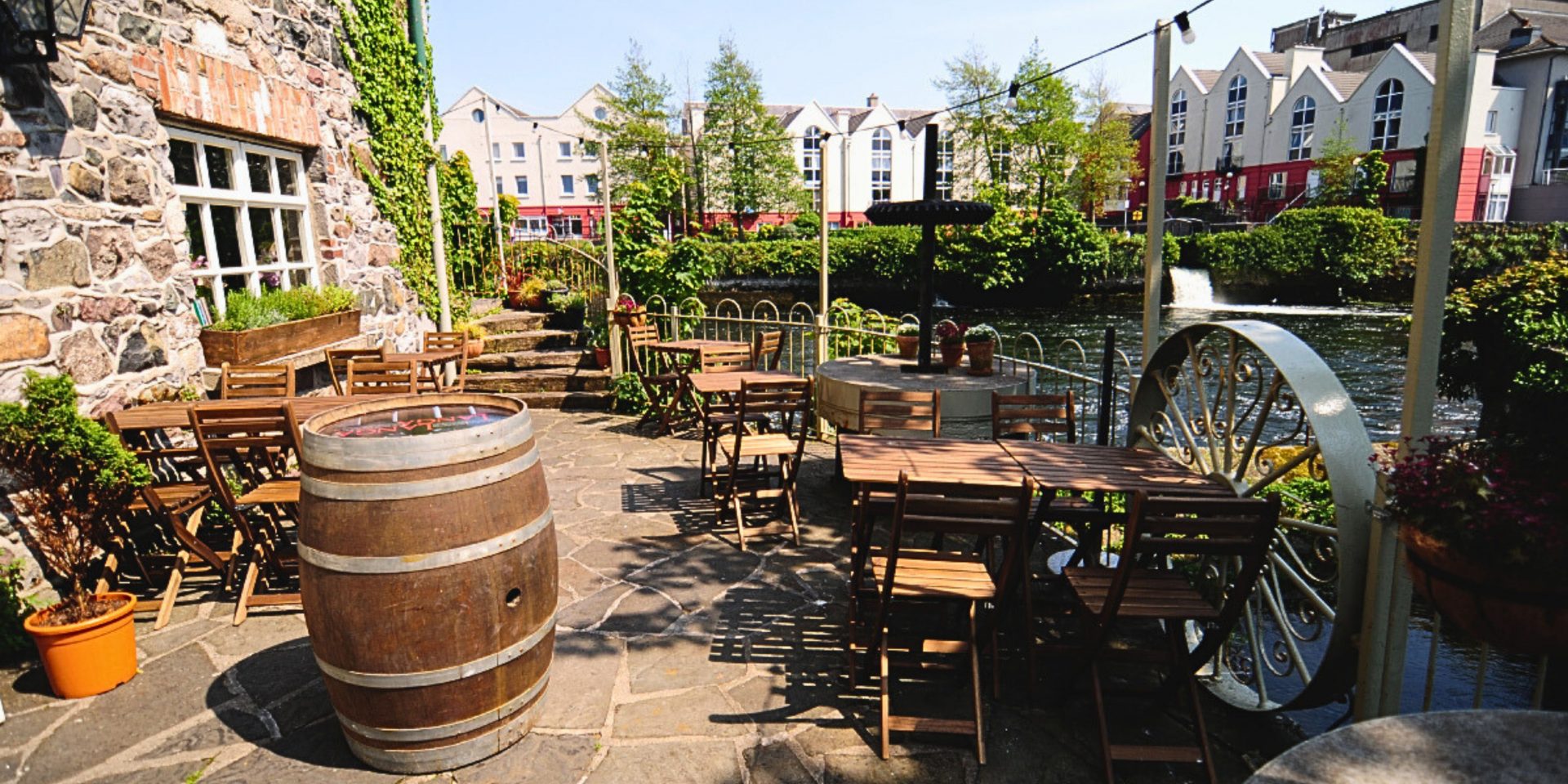 Top 5 Quirkiest Dining Locations in Ireland - Don't Just See Ireland ...